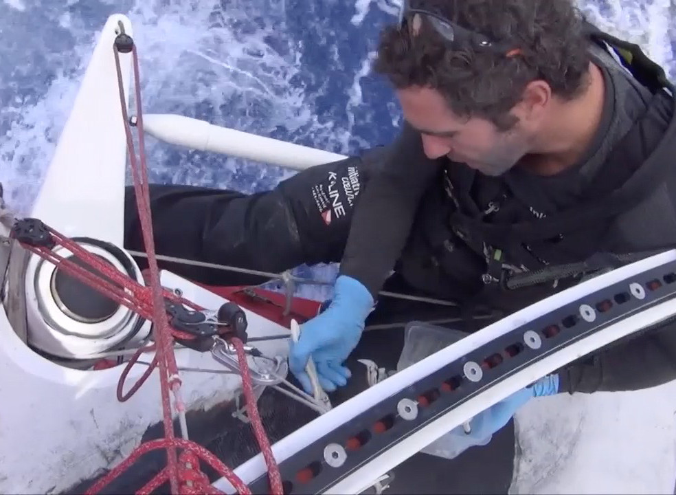 Avarie de safran et réparation en pleine mer en vidéo. - Initiatives Cœur